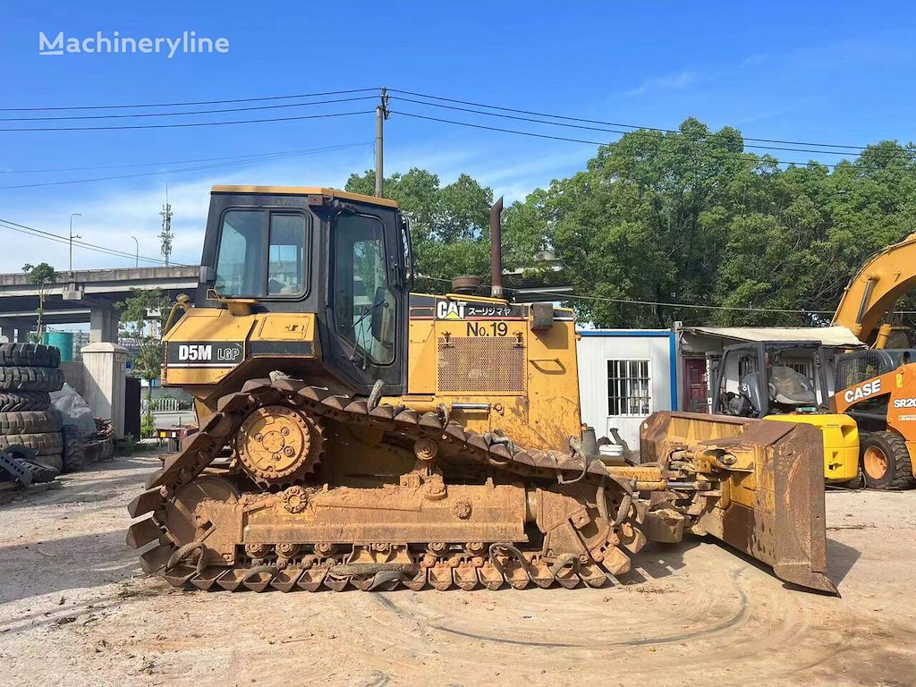 Caterpillar D5M buldožer