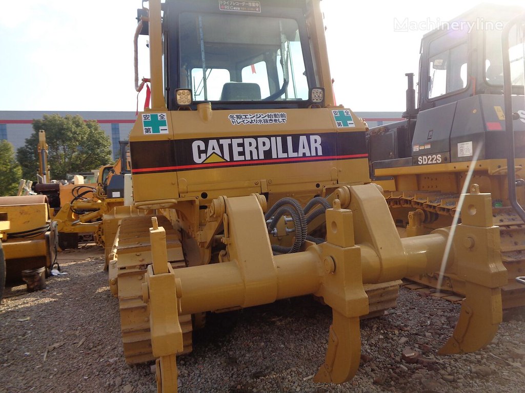 Caterpillar D6G2 buldožer