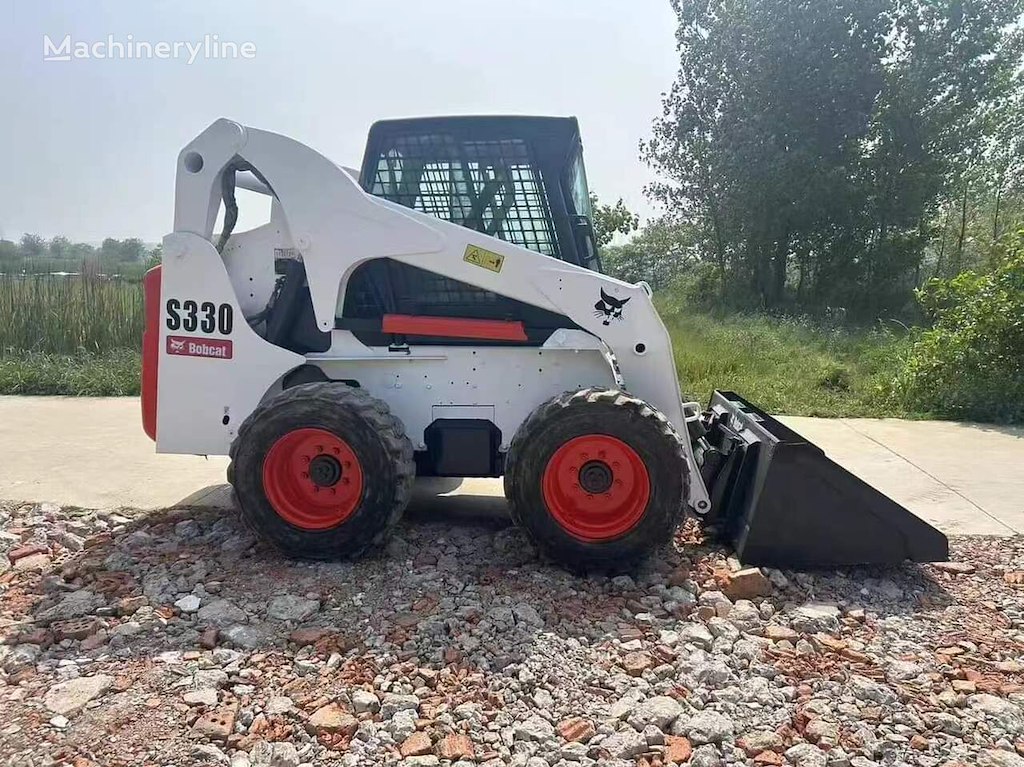 Bobcat S330 mini utovarivač