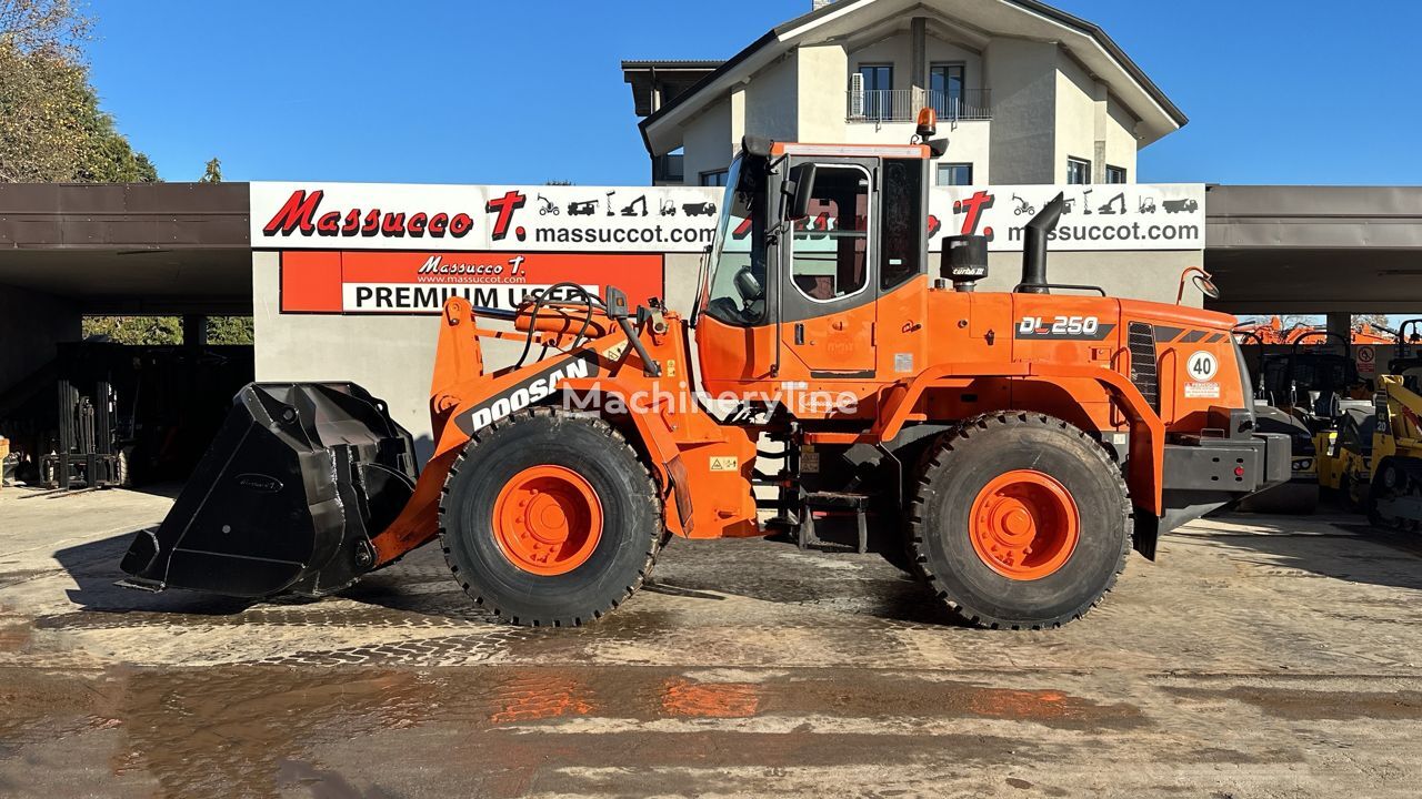 Doosan DL250 prednji utovarivač