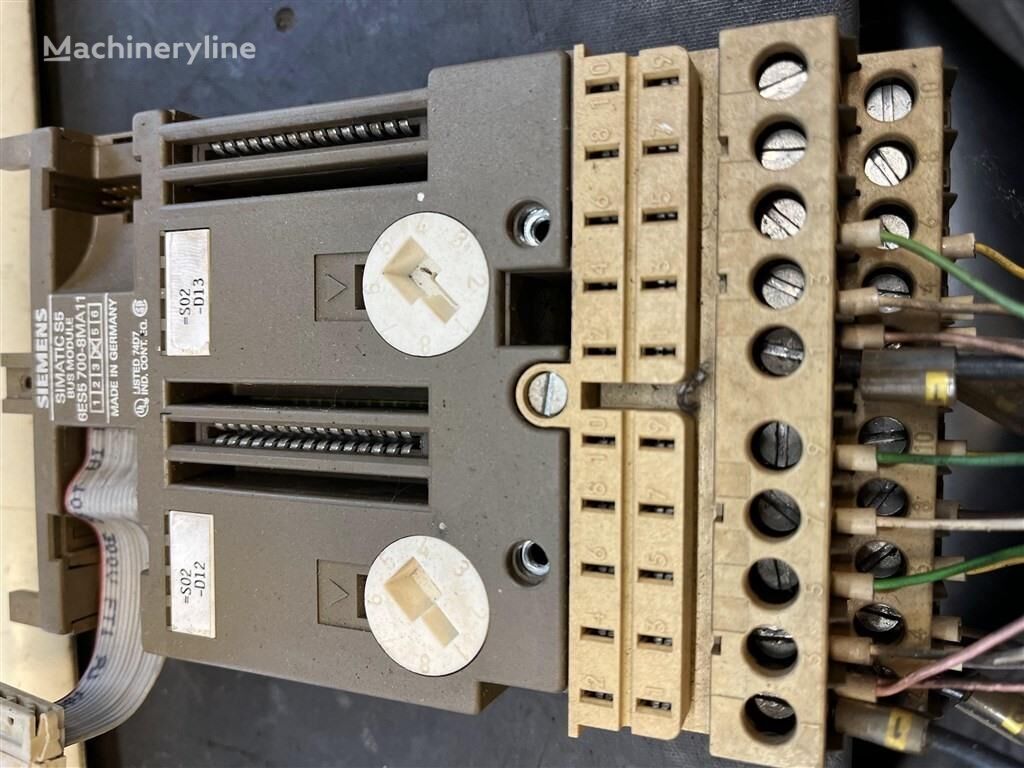 Bus Module Siemens 6ES5700-8MA11 6ES5 700-8MA11 SIMATIC S5 za industrijske opreme