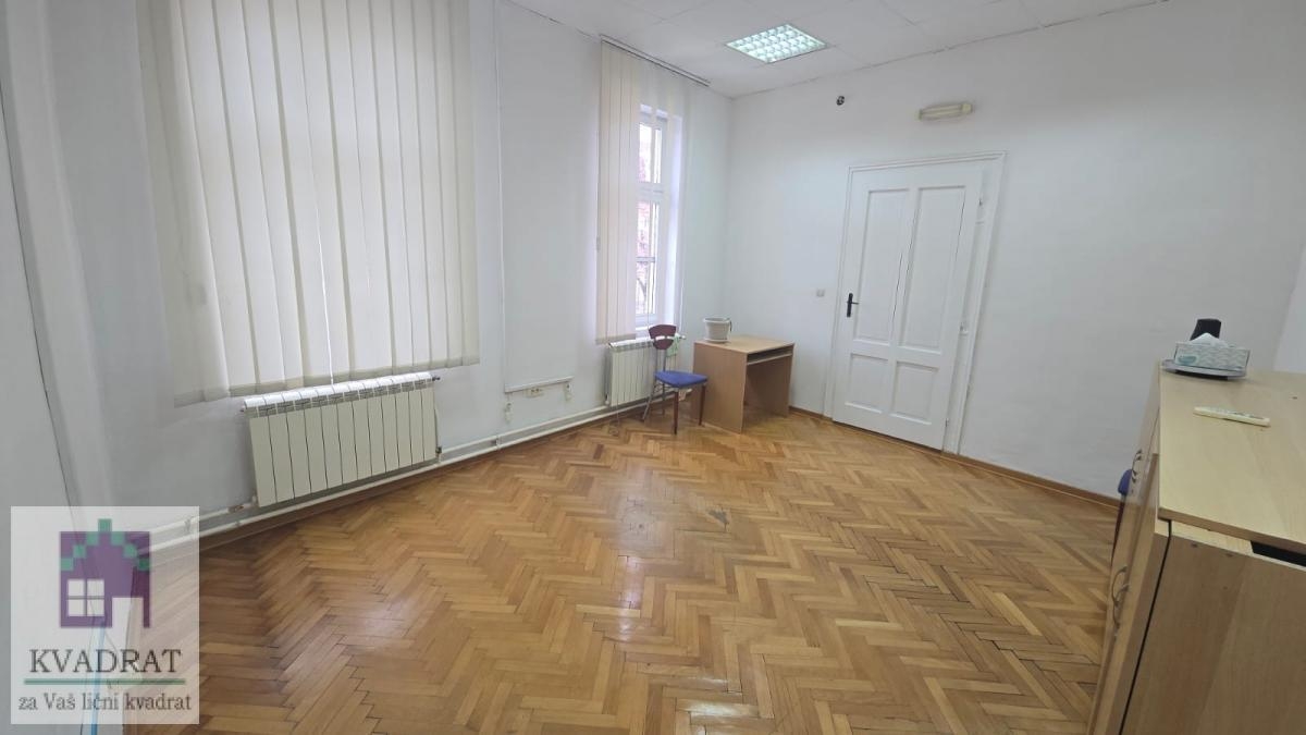 Izdavanje! Poslovni prostor 34m² , centar Obrenovca