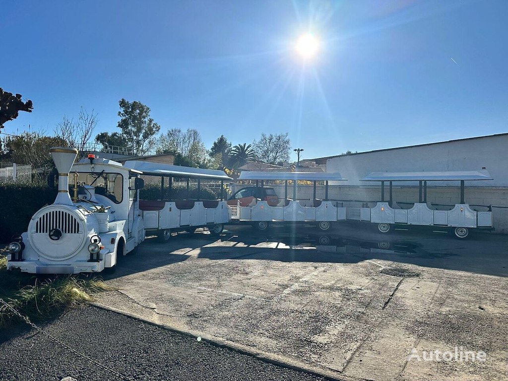 Ford F87 turistički voz