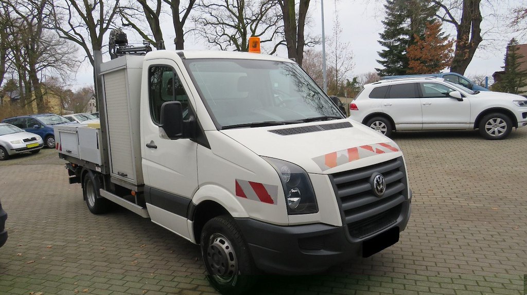 Volkswagen Crafter Flatbed + crane Hiab 026T kamion s ravnom platformom