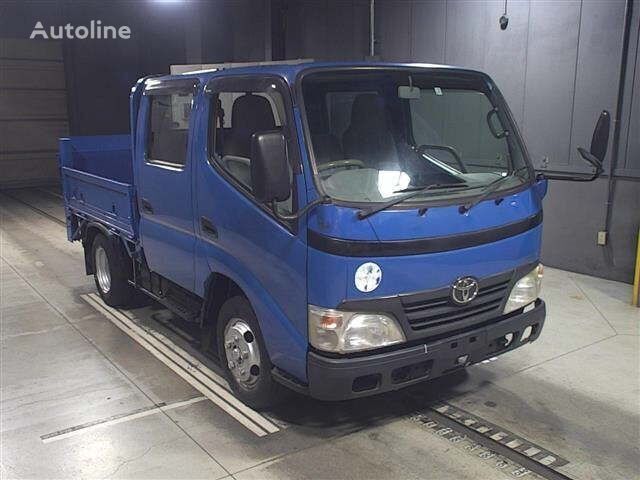 Toyota DYNA kamion s ravnom platformom