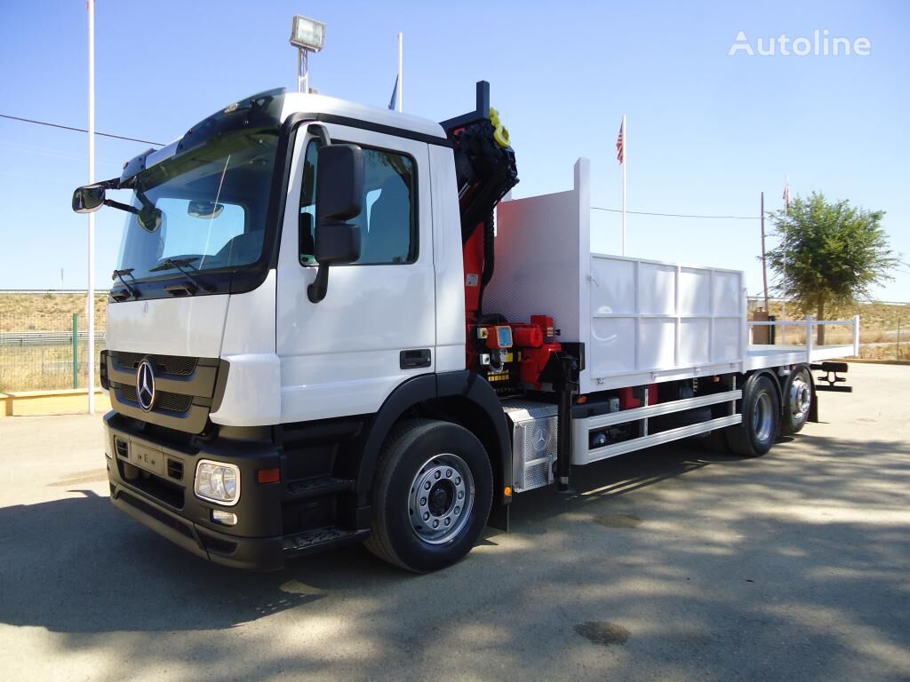 Mercedes-Benz actros 25 32 kamion s ravnom platformom