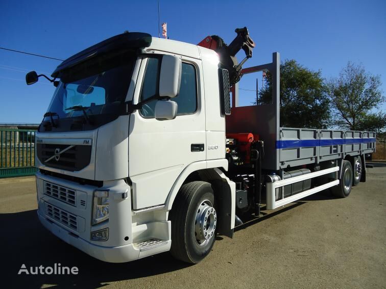 Volvo FM 11 330 kamion s ravnom platformom