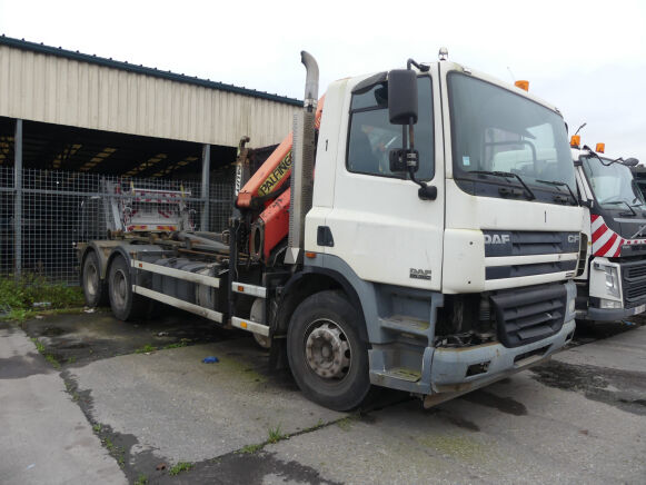 Prodaje se DAF CF85.380 rol kiper sa kukom na aukciji