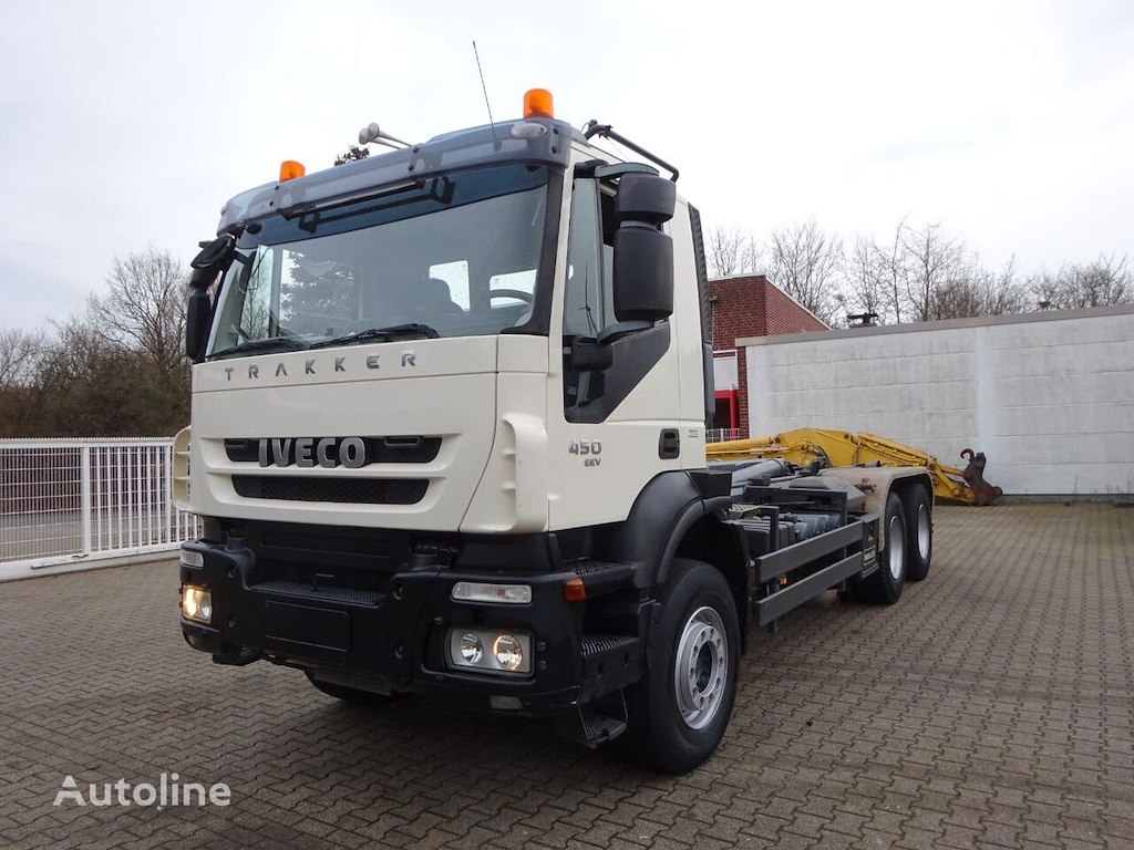 IVECO Trakker hook lift truck kamion rol kiper