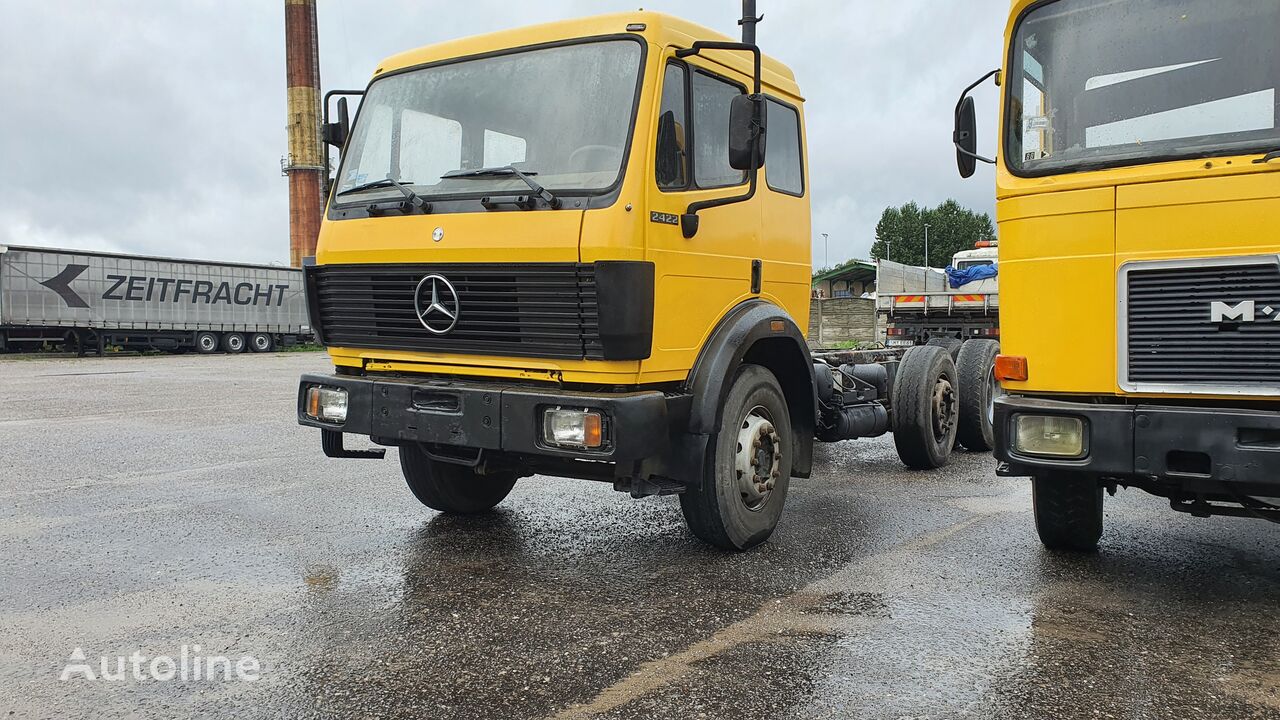 Mercedes-Benz 2422 2422 vozilo za prevoz kontejnera