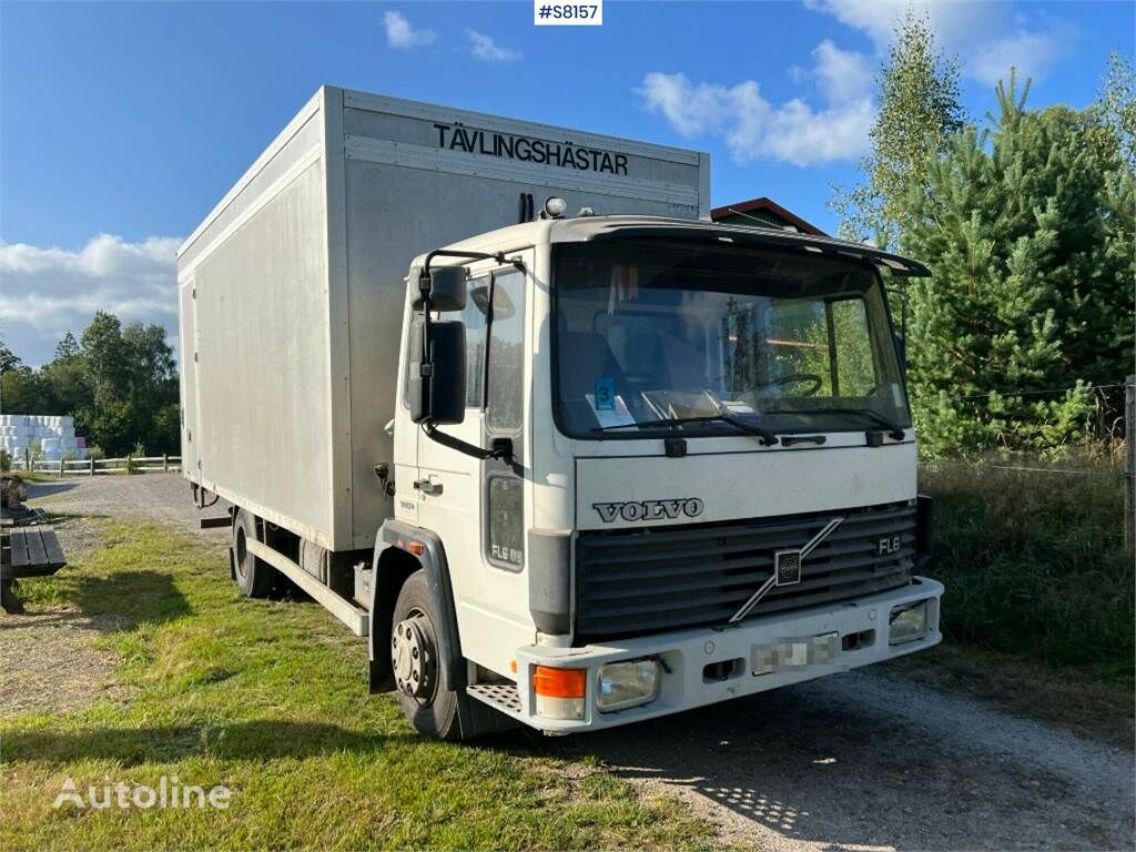 Volvo FL 608 kamion za prevoz stoke