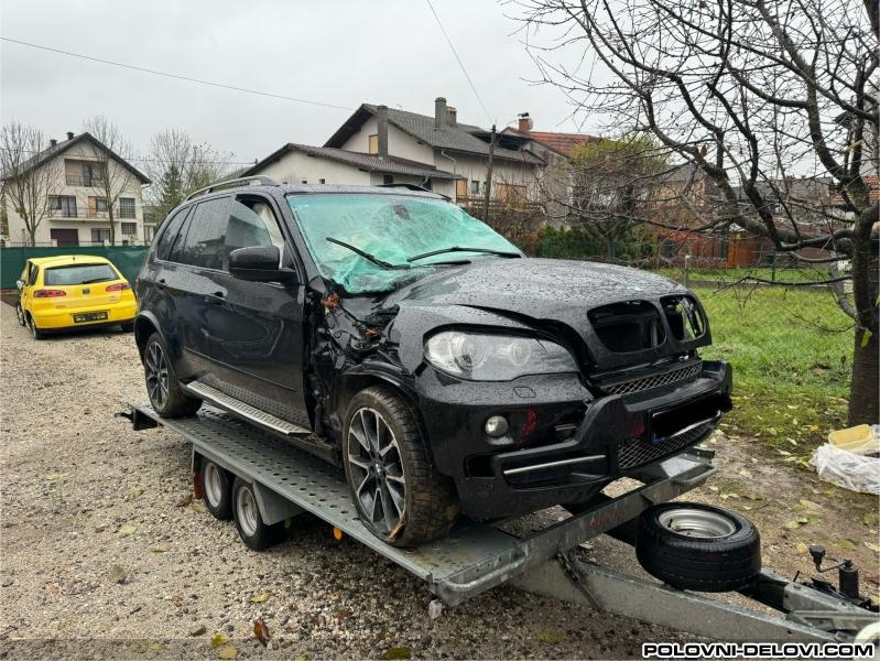 BMW X5 Kompletan Auto U Delovima