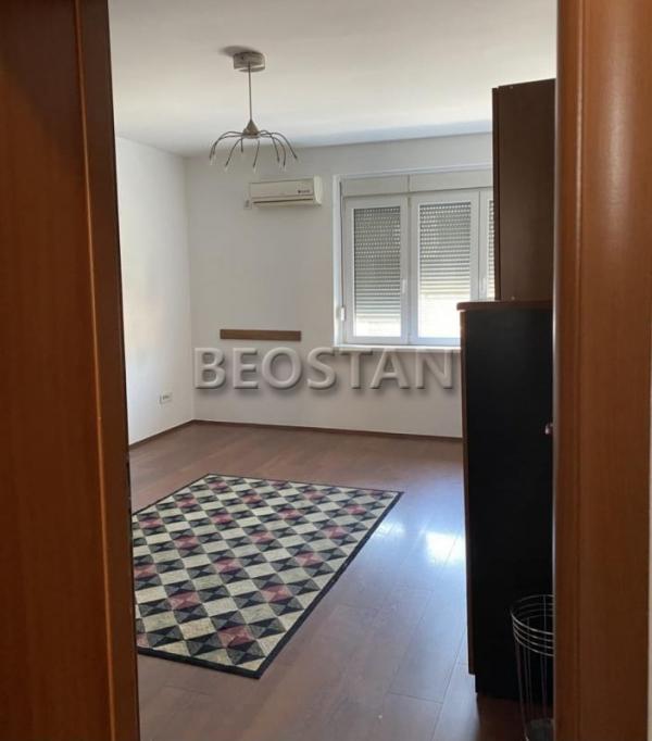 Krunska, Dvosoban stan za izdavanje, 40m2, 600€