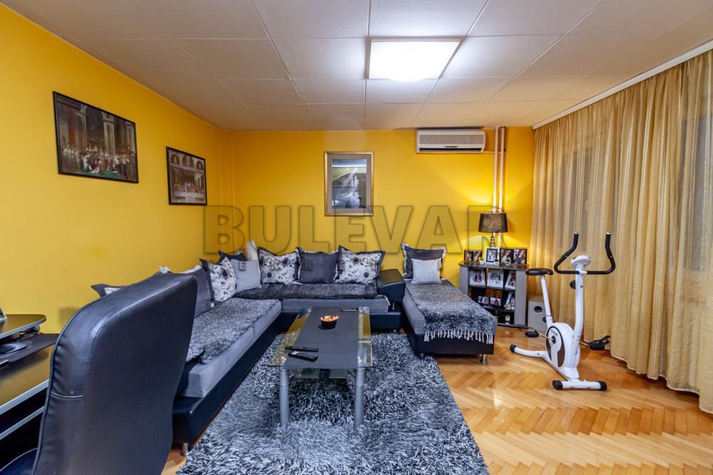 Bulevar Nemanjića, Trosoban stan na prodaju, 77m2, 154.000€