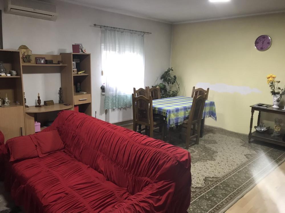 Stevana Jakovljevica, Kuća na prodaju, 333m2, 270.000€