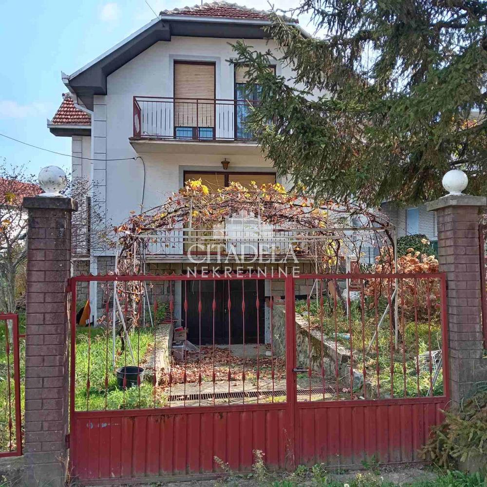 Ćurtina (Sremčica), Kuća na prodaju, 220m2, 160.000€