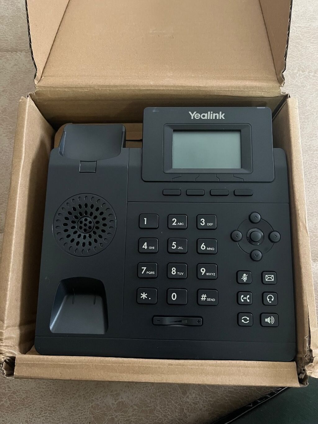 Yealink telefon novo