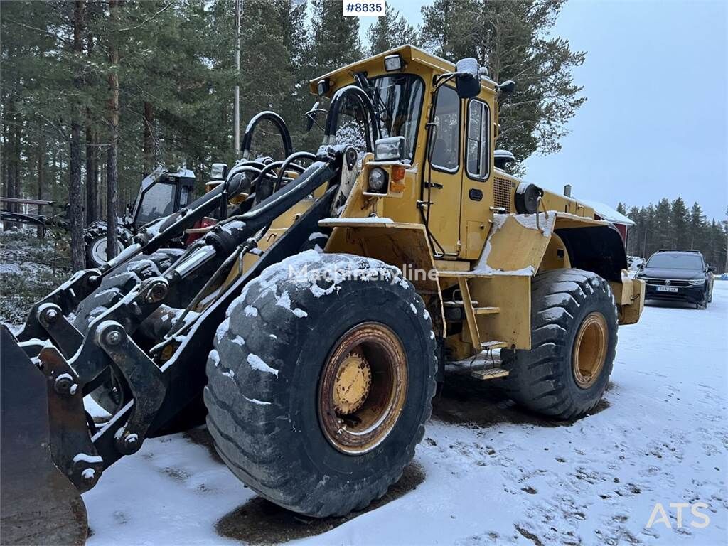 Volvo L120 buldožer