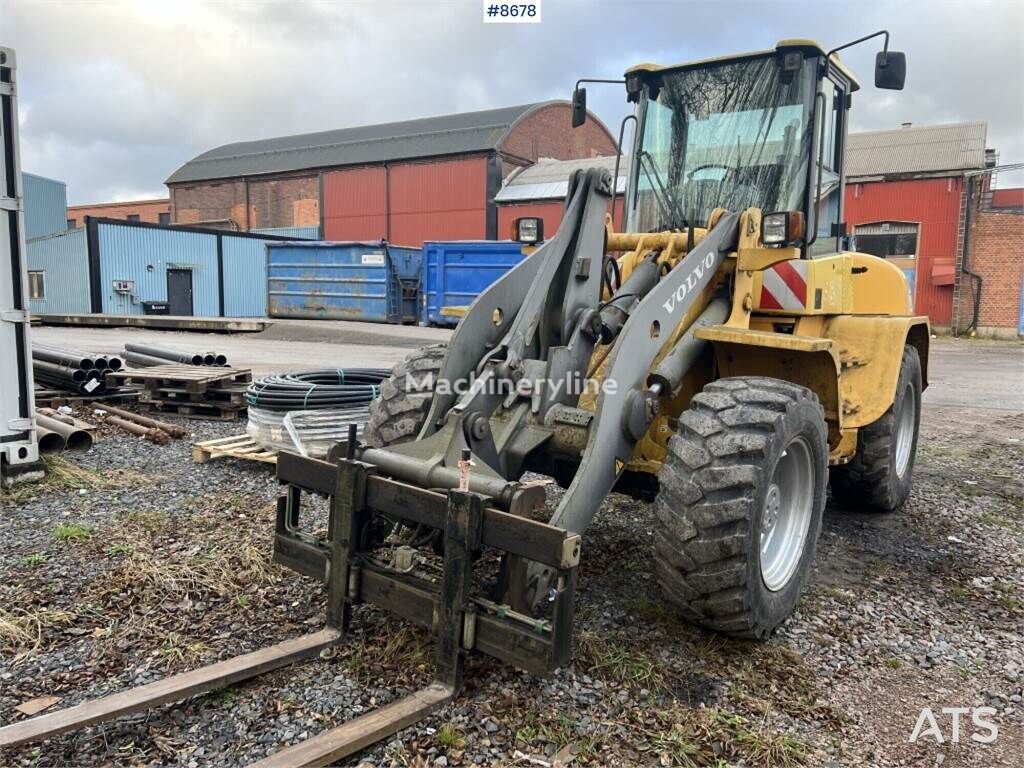 Volvo L40B buldožer