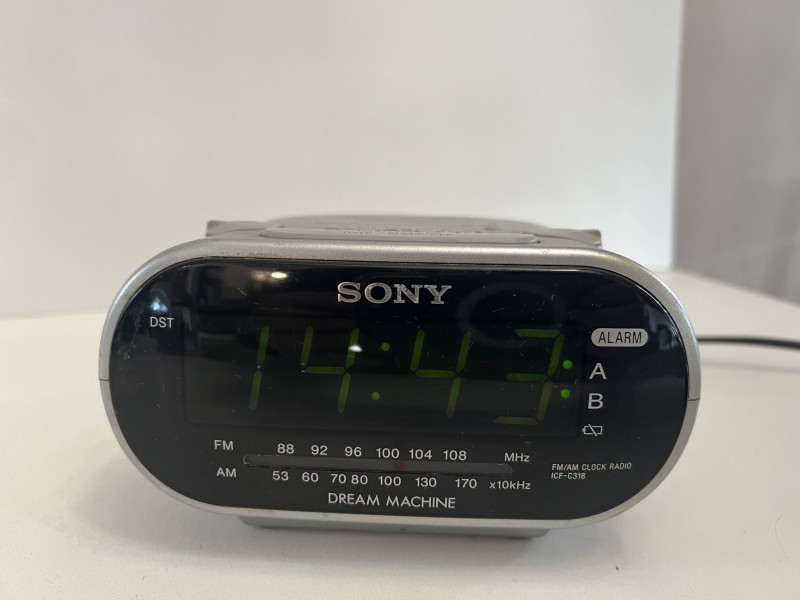 Sony Dream Machine alarm