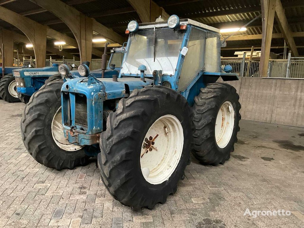 Prodaje se Fordson County Super 4 traktor točkaš na aukciji