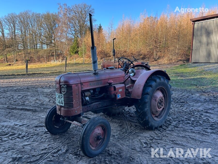 Prodaje se Volvo T 22 traktor točkaš na aukciji