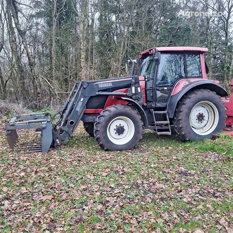 Prodaje se Valtra M120-4 traktor točkaš na aukciji