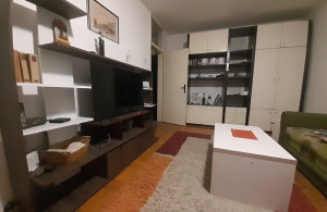 Iznajmljujem Stan-Apartman, Crveni Krst, Beograd Grad