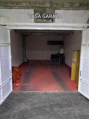 Uknjižena garaža 22m2, YUBC, Novi Beograd