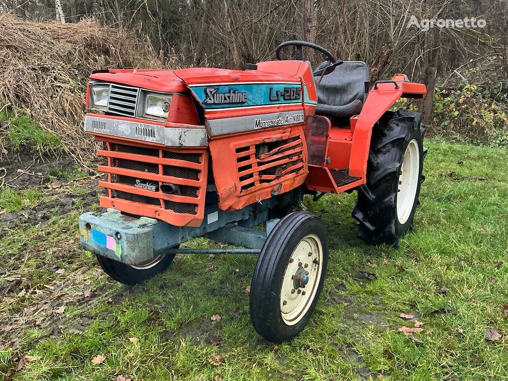 Prodaje se Kubota Sunshine L1-205 mini traktor na aukciji