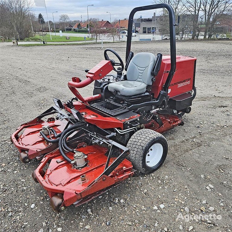 Prodaje se Toro Groundmaster 3500-D Sidewinder traktor kosilica na aukciji