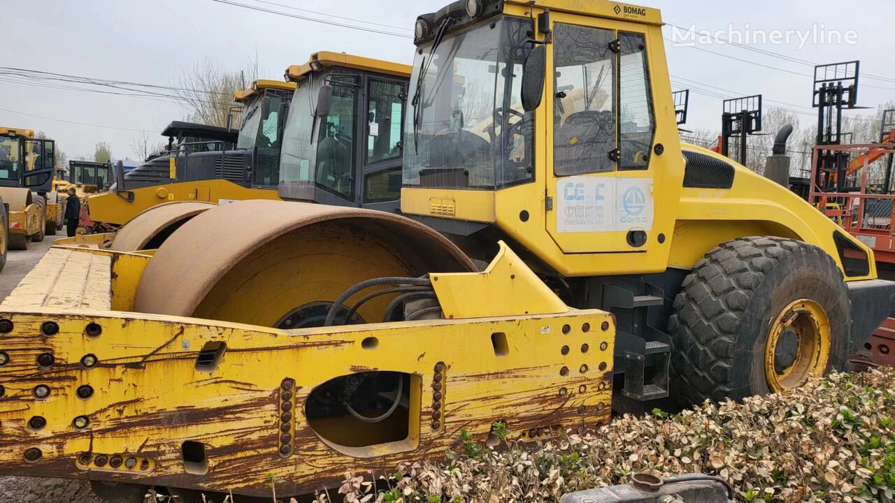 BOMAG DW 226 DH-4 kompaktor s jednim valjkom