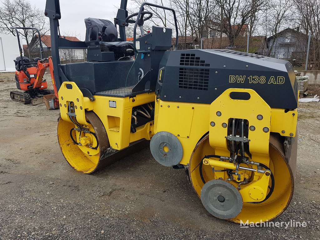 BOMAG BW138AD mali valjak