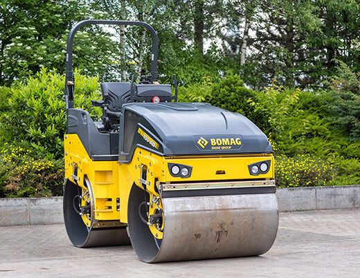 BOMAG BW138AD-5 mali valjak