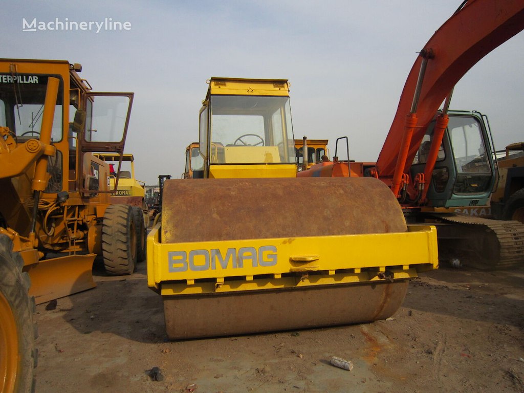 BOMAG BW213 kompaktor s jednim valjkom