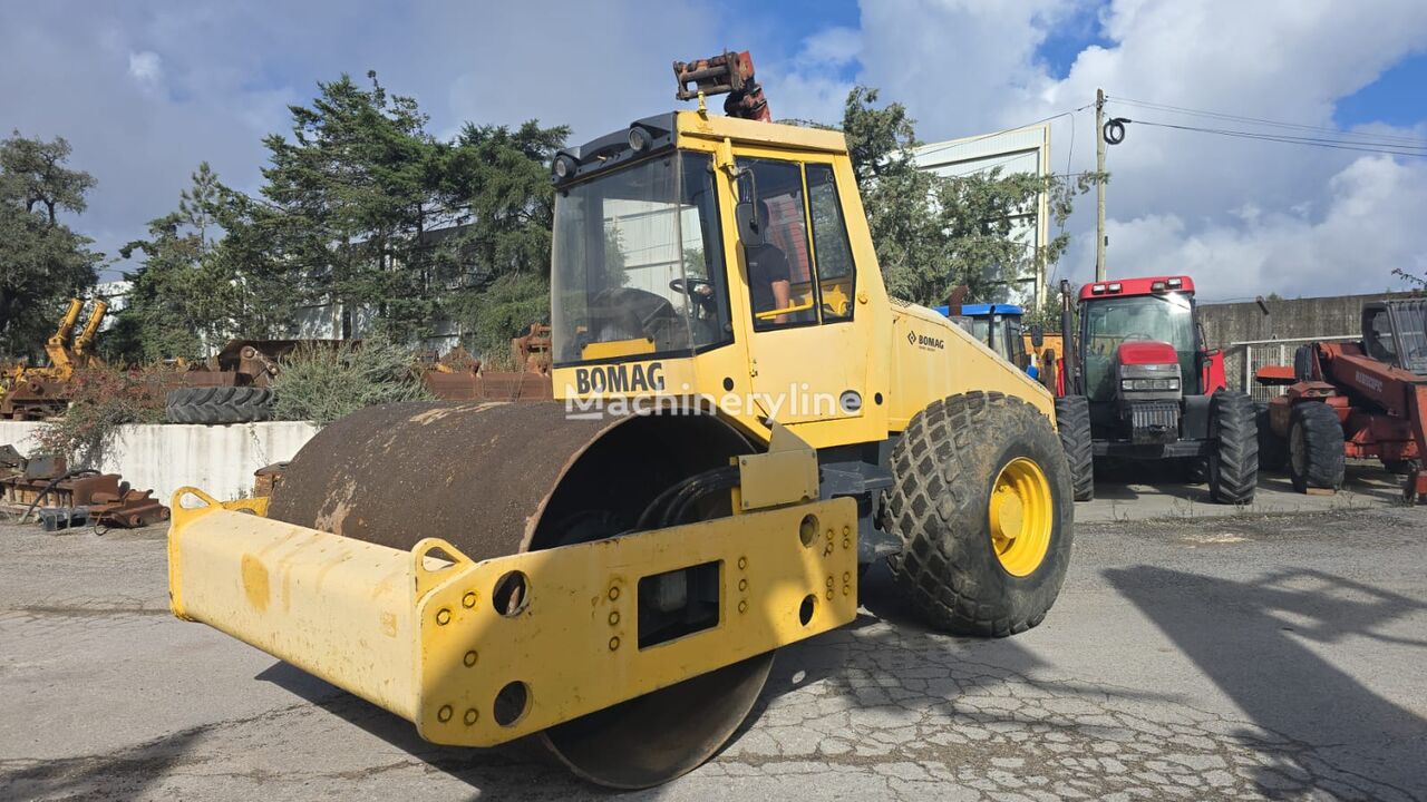 BOMAG BW211 D-40 kompaktor s jednim valjkom