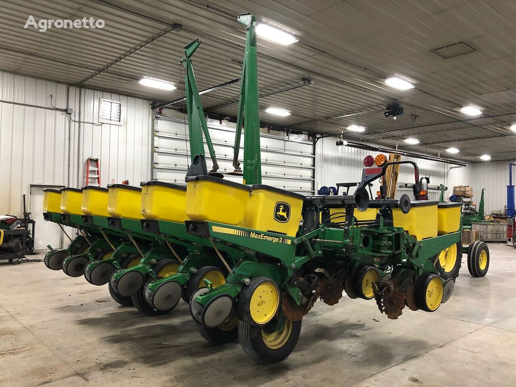 John Deere 7200 pneumatska precizna sejalica