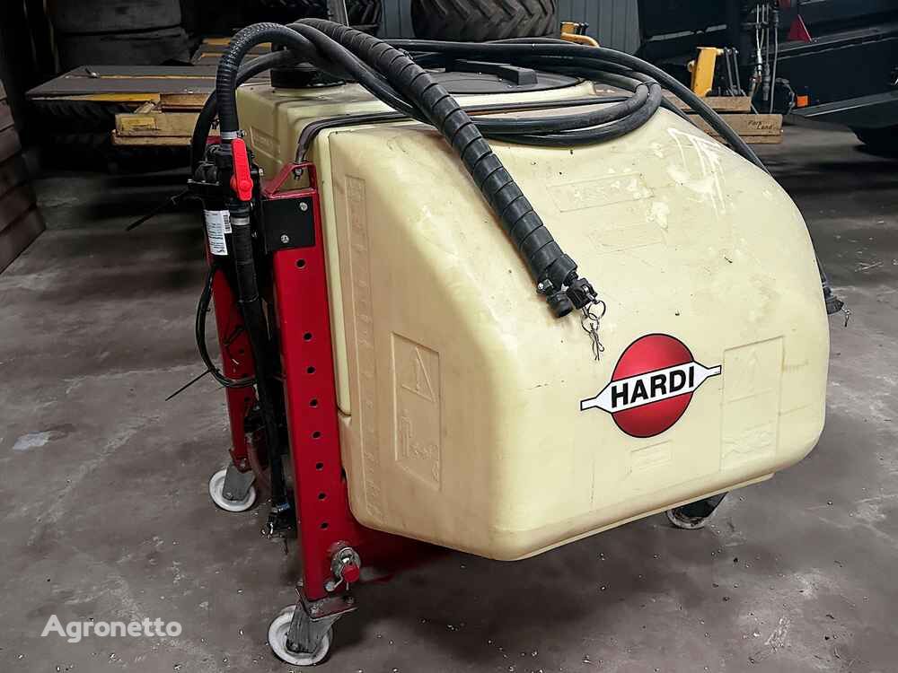 Hardi 1600 nošena prskalica