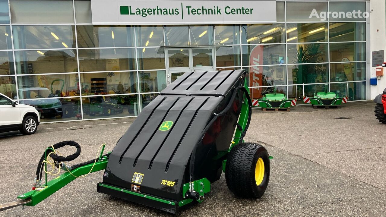 John Deere TC125 prozračivač travnjaka