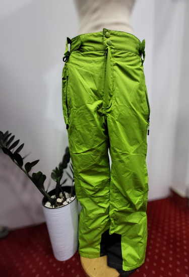 Ski pantalone odlicne L skafander