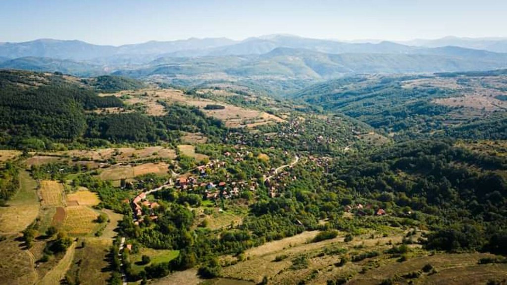 pitomo imanje na prodaju na obroncima Stare planine