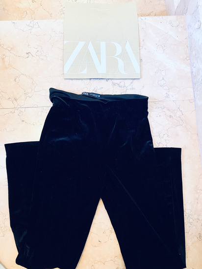 Zara pliš crne pantalone