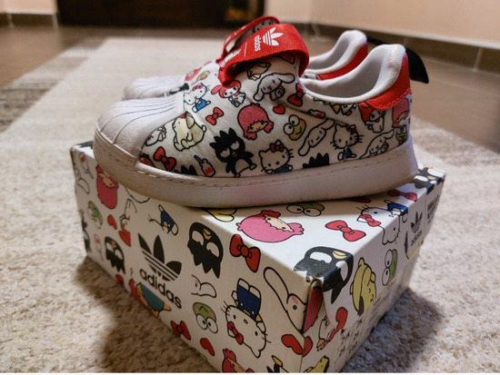 Adidas hello kitty SNIZENE 2000 KAO NOVE