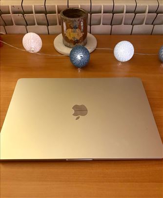 MacBook Air M2 8/256 GB