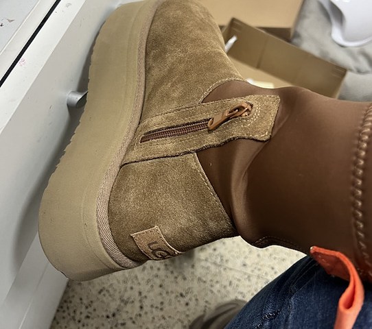 UGG cizme