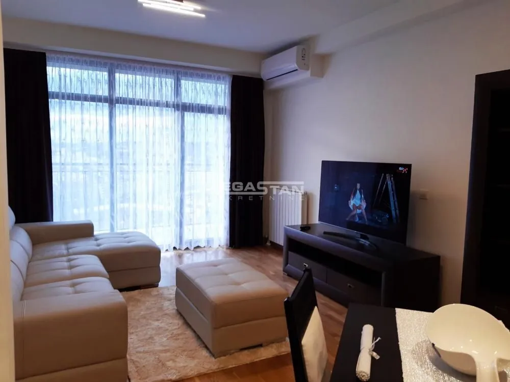 Izdavanje, dvosoban stan, 56m2, Beograd Na Vodi, Beograd