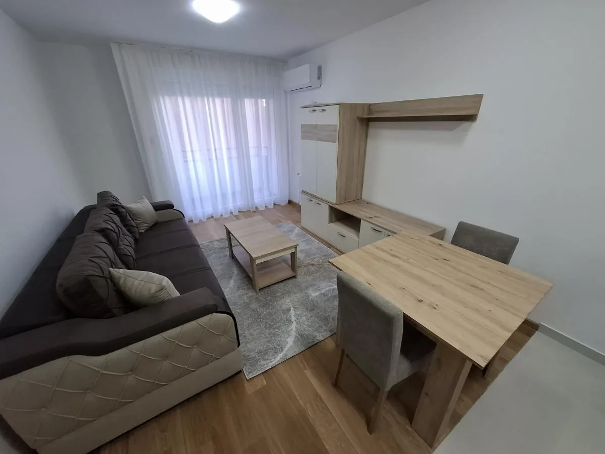 Izdavanje, dvosoban stan, 41m2, Bulevar Evrope, Novi Sad, Novi Sad