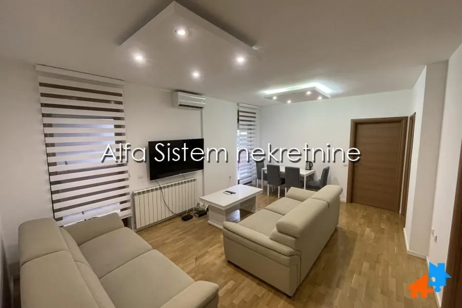 Izdavanje, trosoban stan, 80m2, Neimar, Vračar, Beograd