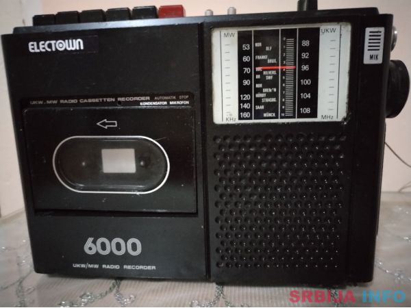 Radio kasetofon ELECTOSHN RC-6000