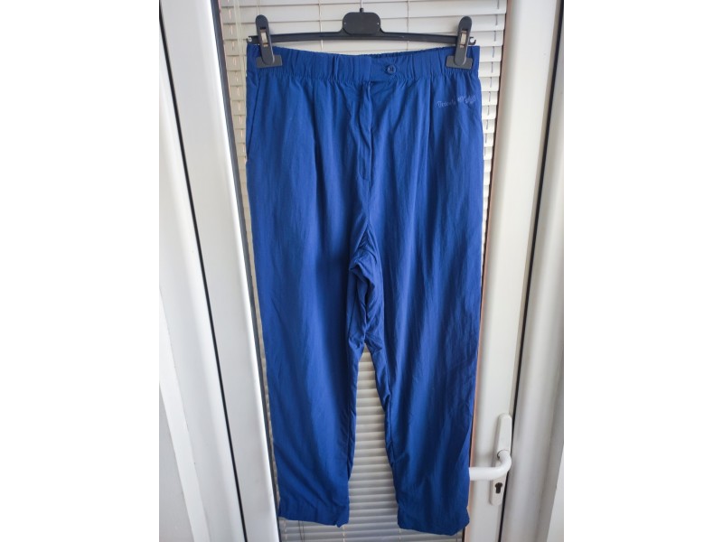 Teget postavljene pantalone vel 44